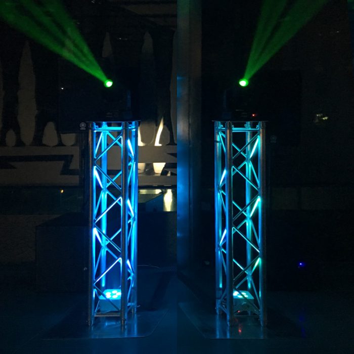 Twin Podium - Go-DJ